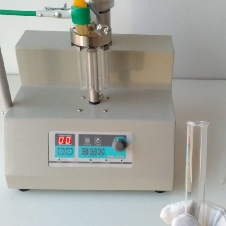 Automatic laboratory sample divider